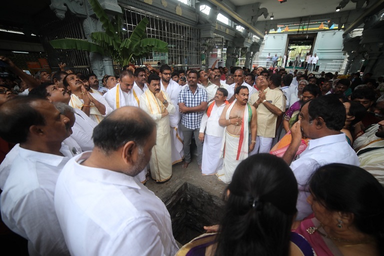శాస్త్రోక్తంగా ధ్వజస్తంభ ప్రతిష్ఠ @ కాణిపాకం వరసిద్ధి వినాయక దేవస్థానం ...