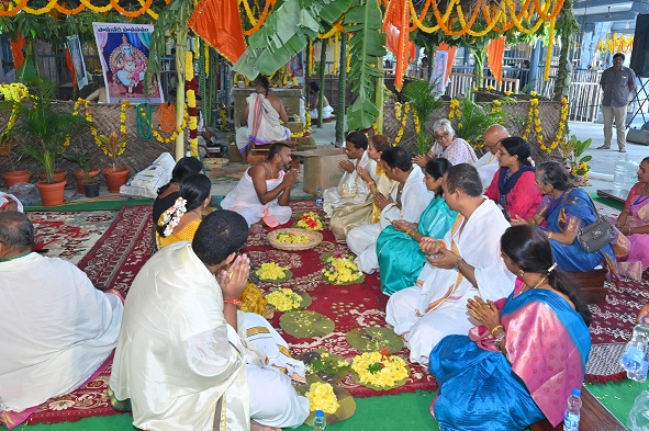 చతుర్వేదహవన సహిత మహా కుంభాభిషేకం రెండవ రోజు, స్వయంభు శ్రీ వరసిద్ధి ...
