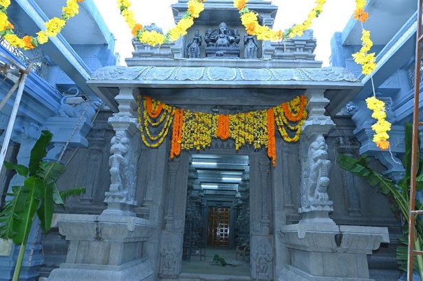 వెయ్యేళ్ళు చెక్కు చెదర కుండా కాణిపాకం వినాయకుని గుడి పునర్నిర్మాణం ...