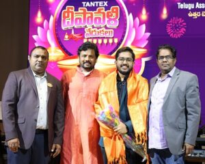 శ్రావ్యమైన Simply SPB @ TANTEX దీపావళి వేడుకలు @ Dallas, Texas ...